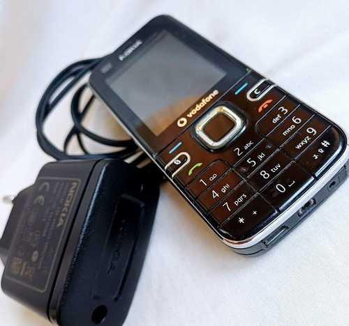 Nokia 6124 Classic и зарядное устройство