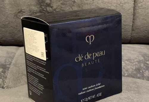 Тональный кушон CLÉ DE peau beauté