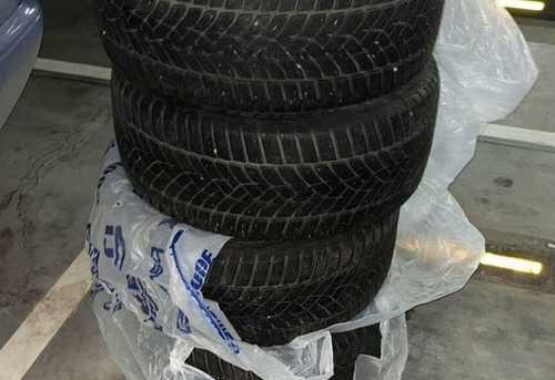 Goodyear UltraGrip Performance 245/40 R18