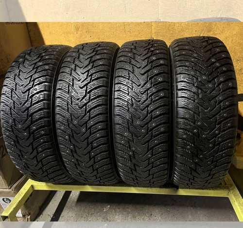 Nokian Tyres Hakkapeliitta 8 SUV 215/65 R17