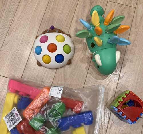 Развивающие игрушки пакетом