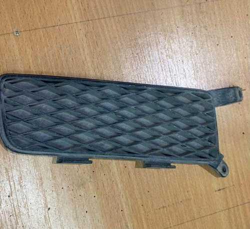 Решетка в бампер правая Mitsubishi Lancer 9 1.6
