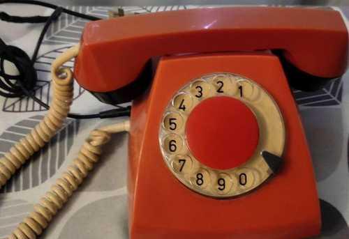 Красный дисковый телефон СССР 1980г