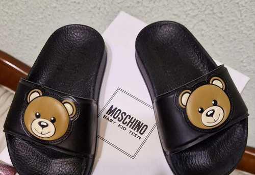 Moschino шлепки детские
