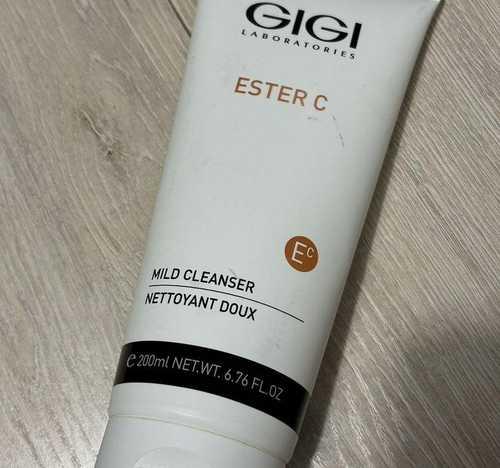 Гель для умывания Gigi Ester C