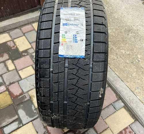 Triangle Snowlink PL02 245/40 R20 99V