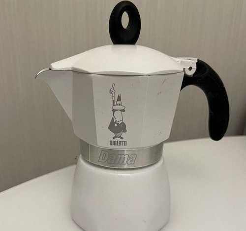 Гейзерная кофеварка bialetti dama