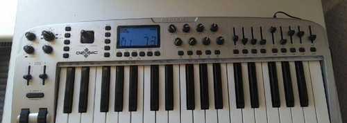 M-Audio Ozonic midi клавиатура + звуковая карта