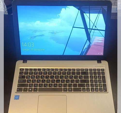 Ноутбук asus D540M