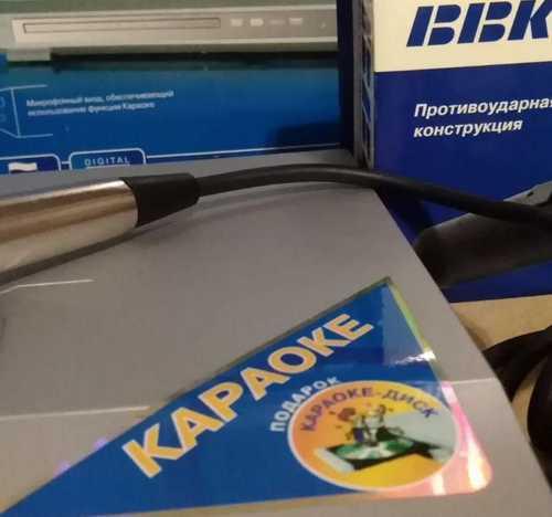 DVD-плеер караоке  микрофон BBK DV112S