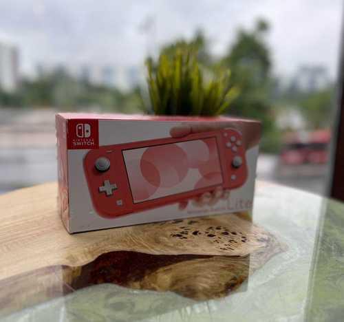 Игровая приставка Nintendo Switch Lite 32 гб Новая