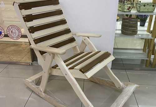 Кресло качалка из дерева для дома и дачи/шезлонг и