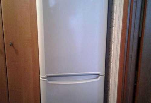 Продам холодильник бу indesit