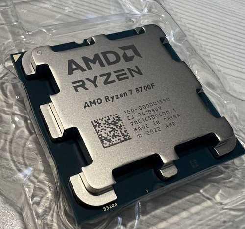 Процессор AMD Ryzen 7 8700F новый