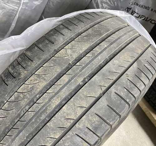 Pirelli Powergy 235/45 R18