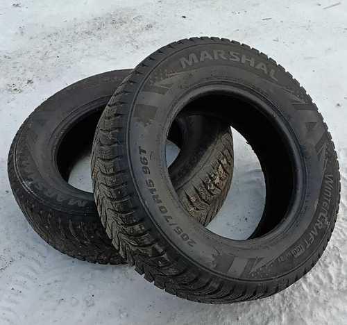 Marshal WinterCraft Ice WI31 205/70 R15 96T