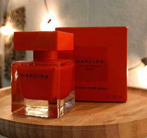 Пустой флакон духов narciso rodriguez rouge