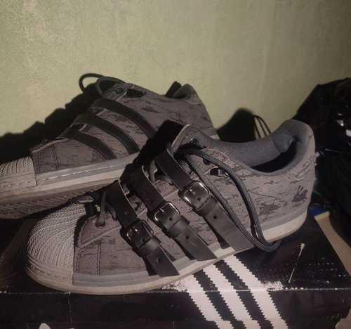 Adidas superstar rabbit hole black