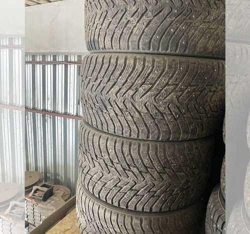 Шины Tyres Hakkapeliitta 8 275/40 R20 и 315/35 R20