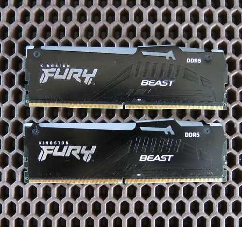 DDR5 16Gb (2x8) 5200MHz Kingston Fury Beast RGB