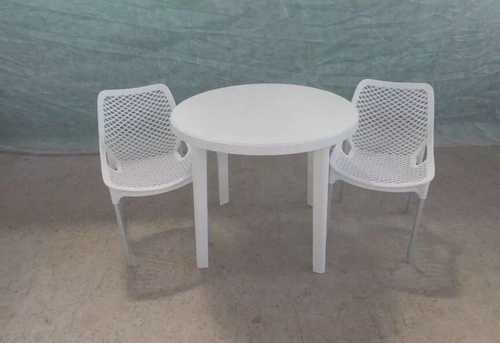Комплект пластиковой мебели стол + 2 стула