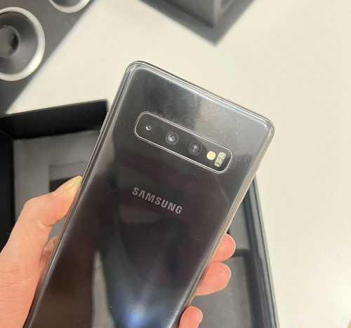 Samsung Galaxy S10, 6/128 ГБ