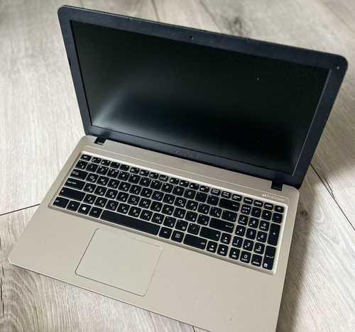 Ноутбук asus x540m