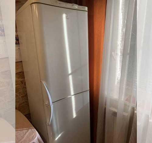 Холодильник indesit no frost