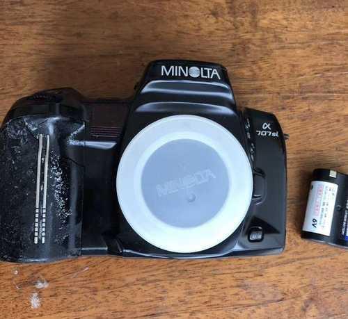 Пленочный зеркальный фотоаппарат Minolta