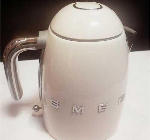 Чайник электрический новый smeg 1,7л