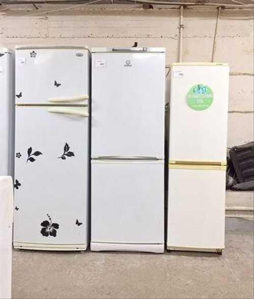 Холодильник бу двухкамерный Indesit