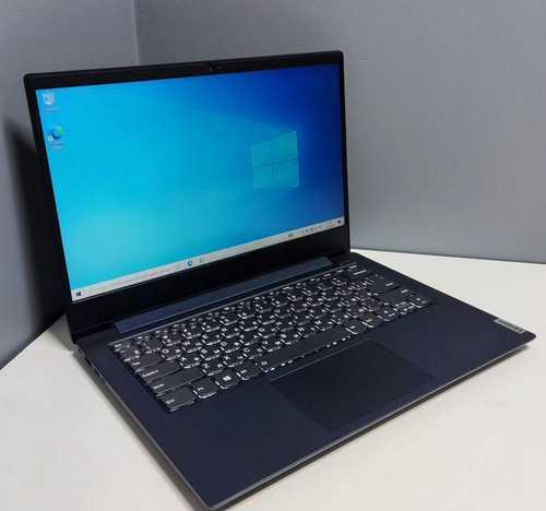 Ноутбук Lenovo Ideapad Intel Gold 5405U 8/256