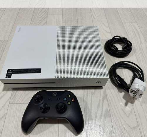 Xbox one s   подписка и игры