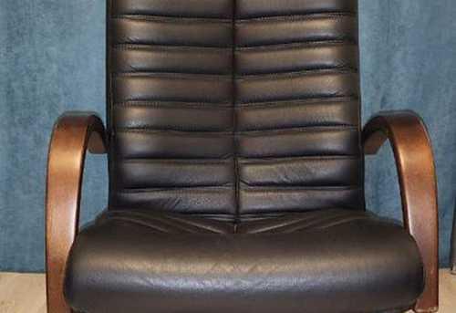 Офисное кожаное кресло для руководителя