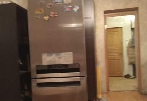 Холодильник Wirlpool h 200 cм