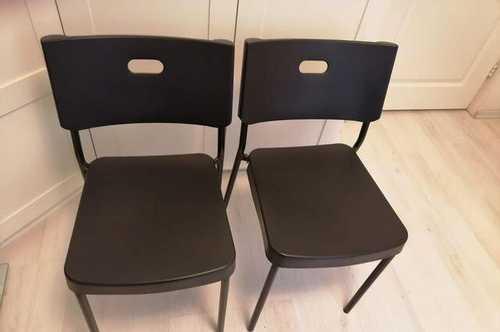Два черных стула IKEA