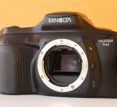 Плёночный фотоаппарат Minolta Dynax 7xi (body)