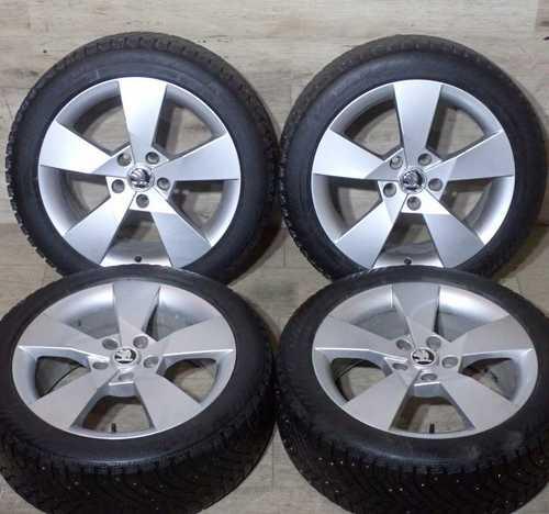 Оригинальные колеса R17 Skoda Octavia A7 шипы