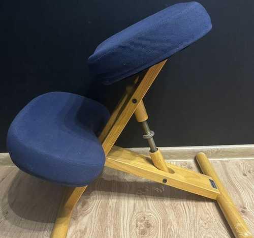 Продам коленный стул SMART stool