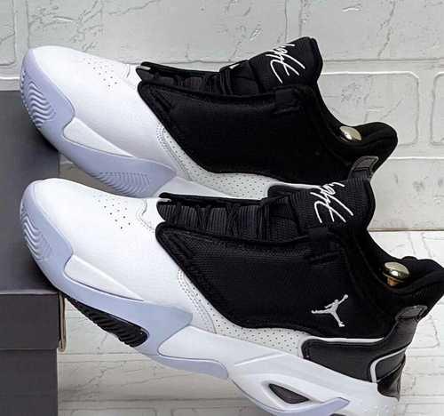 Кроссовки Jordan Max Aura 4