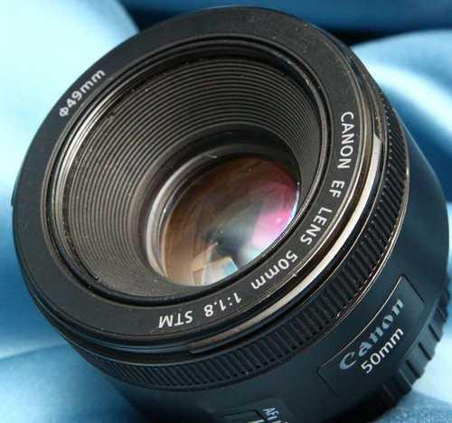 Canon EF 50mm f/1.8 STM