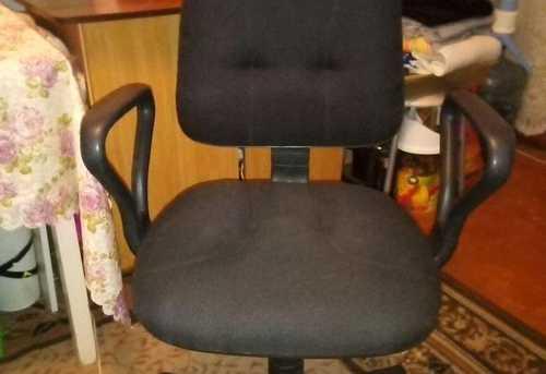 Продам Компьютерное кресло хорошо состоянии