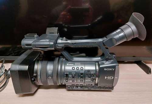 Видеокамера Sony AX2000E