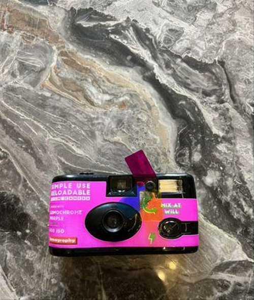 Пленочный фотоаппарат lomochrome со вспышкой