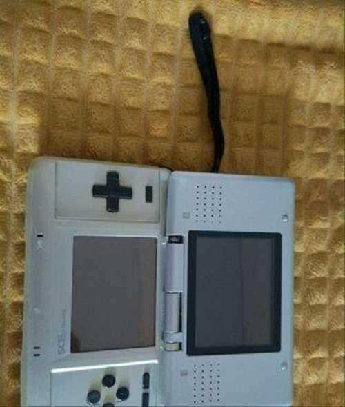Nintendo DS + R4 картридж