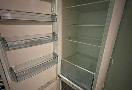 Холодильник бу AEG