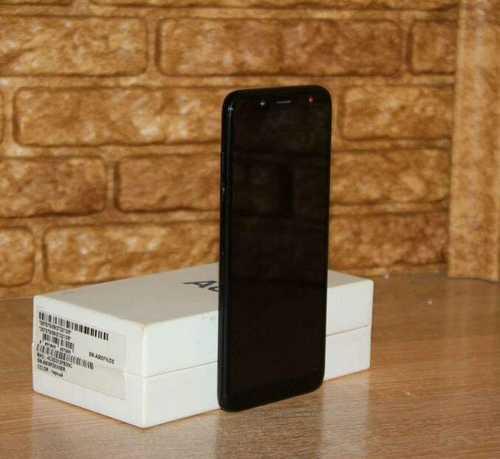 5.6" Смартфон Samsung Galaxy A6 32 гб черный