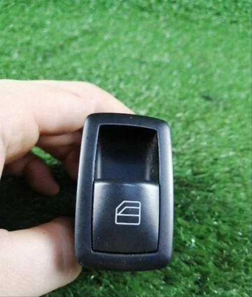 Кнопка стеклоподъемника Mercedes-Benz M-Class W164