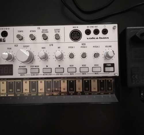 Korg volca bass