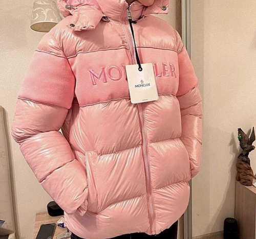 Пуховик Moncler розовый